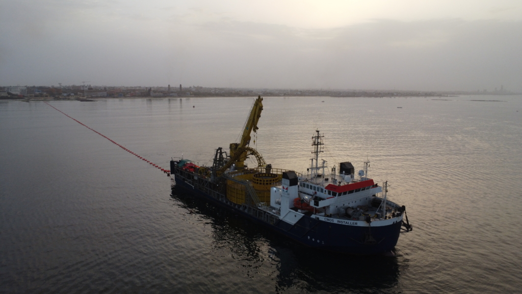 CMOS Installer lays two submarine power cables in Senegal - Herbosch-Kiere