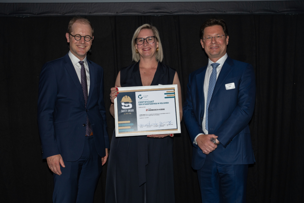 Herbosch-Kiere wins the ADEB-VBA Safety Award - Herbosch-Kiere